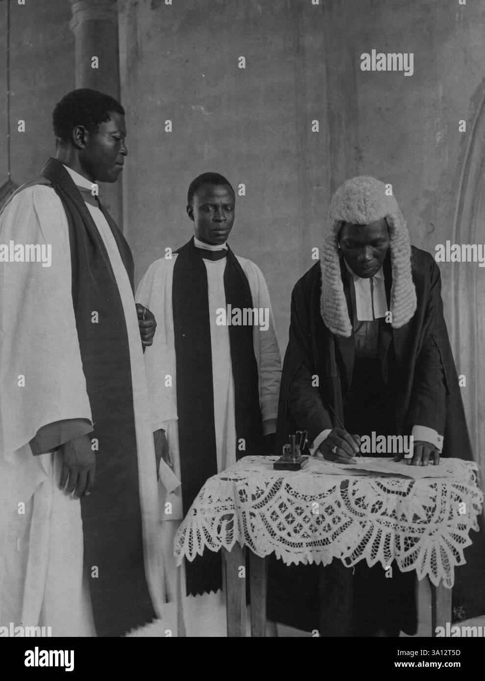 L'église Cathédrale du Christ, Lagos -- le chancelier (M. R. A. Doherty ...