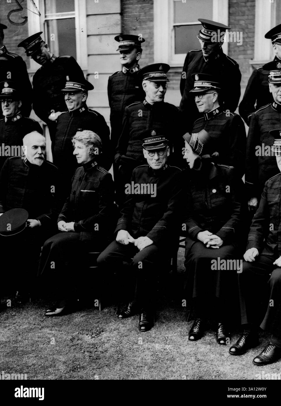 Le général Booth organise une réception pour le Haut Conseil de l'Armée ...