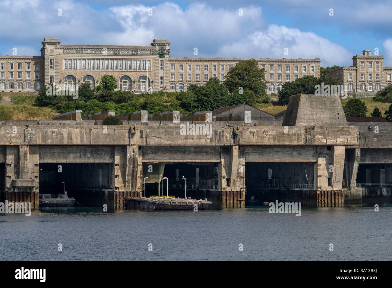 La France, le Finistère, Brest, l'arsenal, le Rade-abri de la base ...