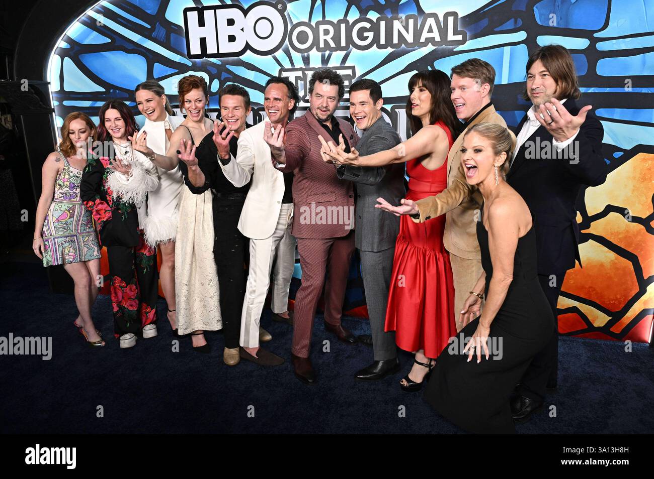 Valyn Hall, Megan Mullally, Jennifer Nettles, Cassidy Freeman, Tony ...