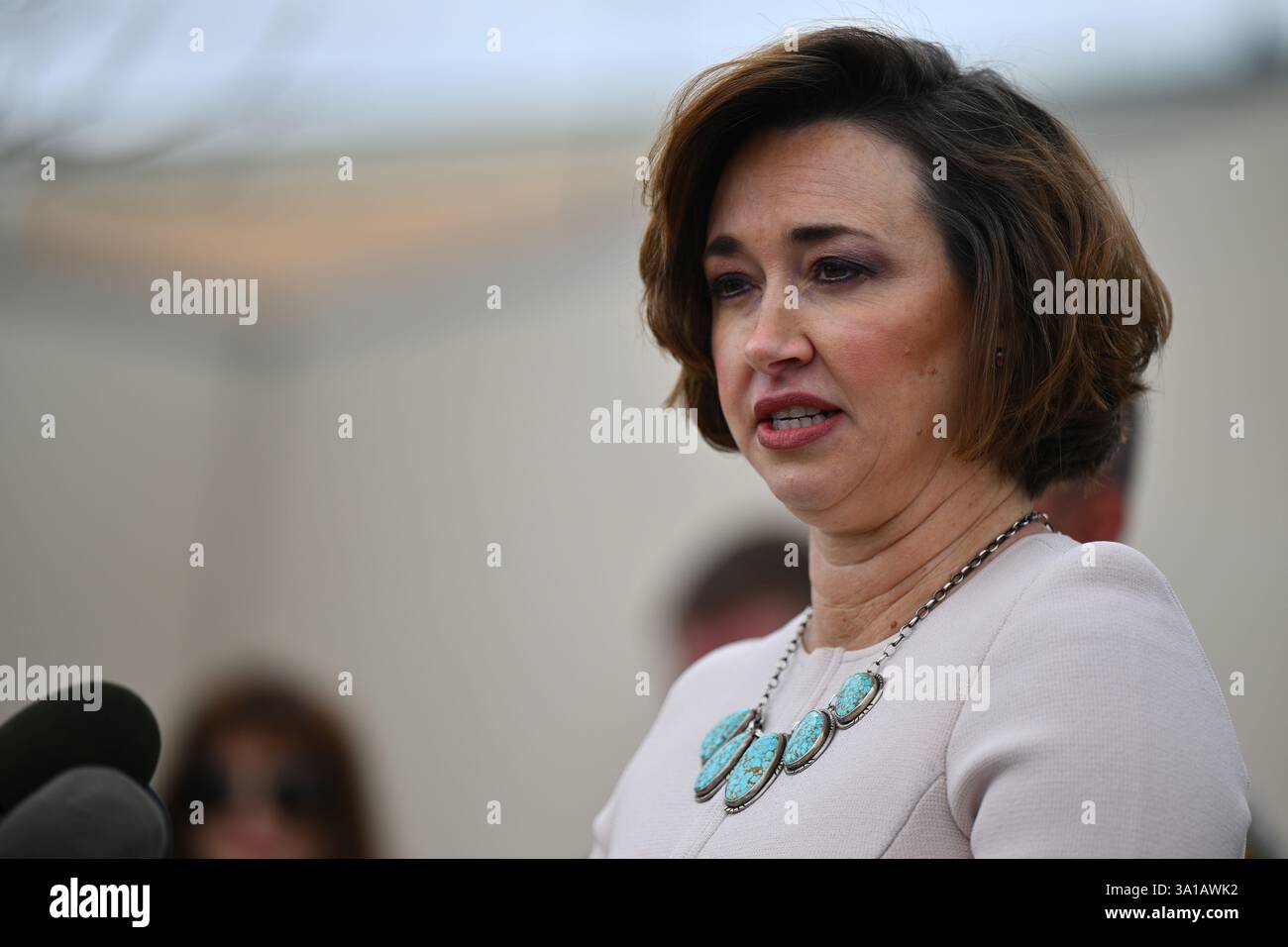 Santa Fe, États-Unis. 07 mars 2025. L'enquêtrice médicale en chef ...