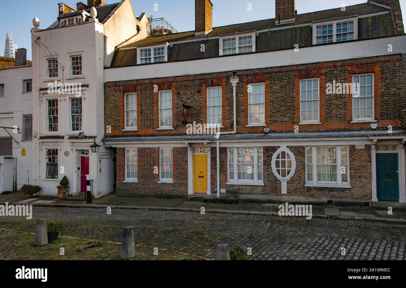 Sir Christopher Wrens House au Cardinal's Wharf entre le Globe Theatre ...