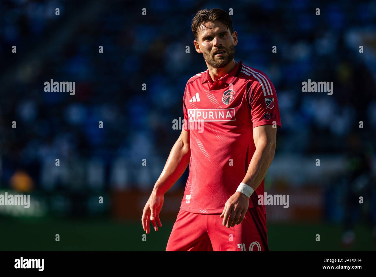 Le milieu de terrain Louis City Eduard Löwen (10) lors d'un match de la ...