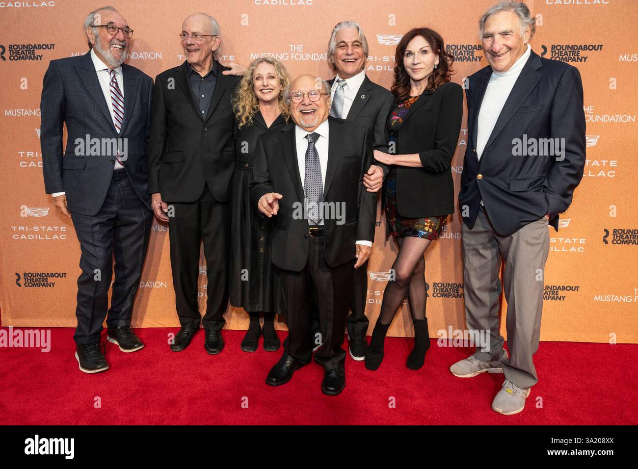 New York, NY, 10 mars 2025 : James L. Brooks, Christopher Lloyd, Carol Kane, Danny DeVito, Tony ...
