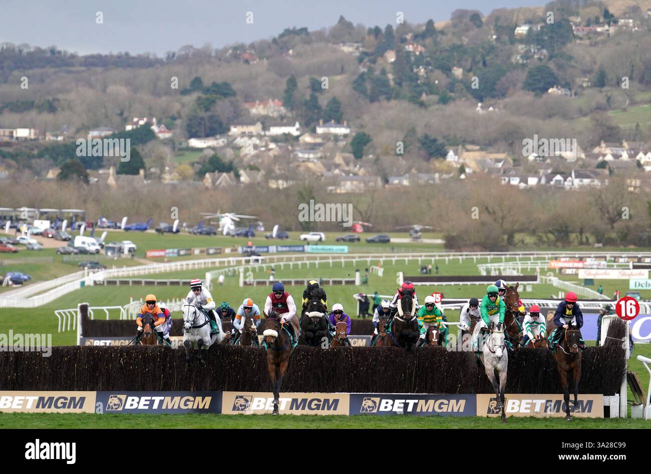 Coureurs et coureurs de la Debenhams Johnny Henderson Grand Annual ...