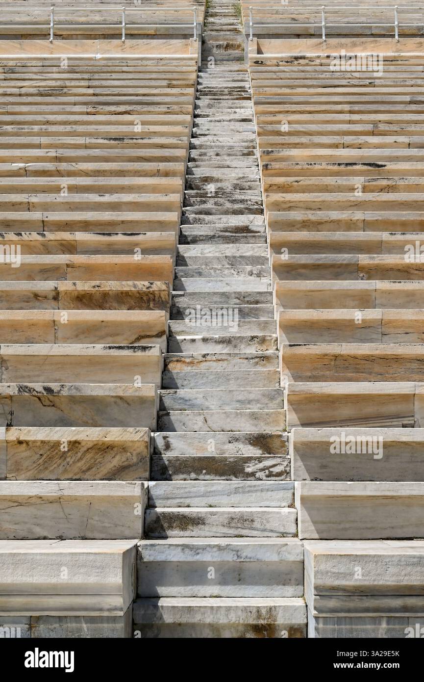 Athènes, Grèce - 27 mai 2022 : motif formé par les sièges du stade ...
