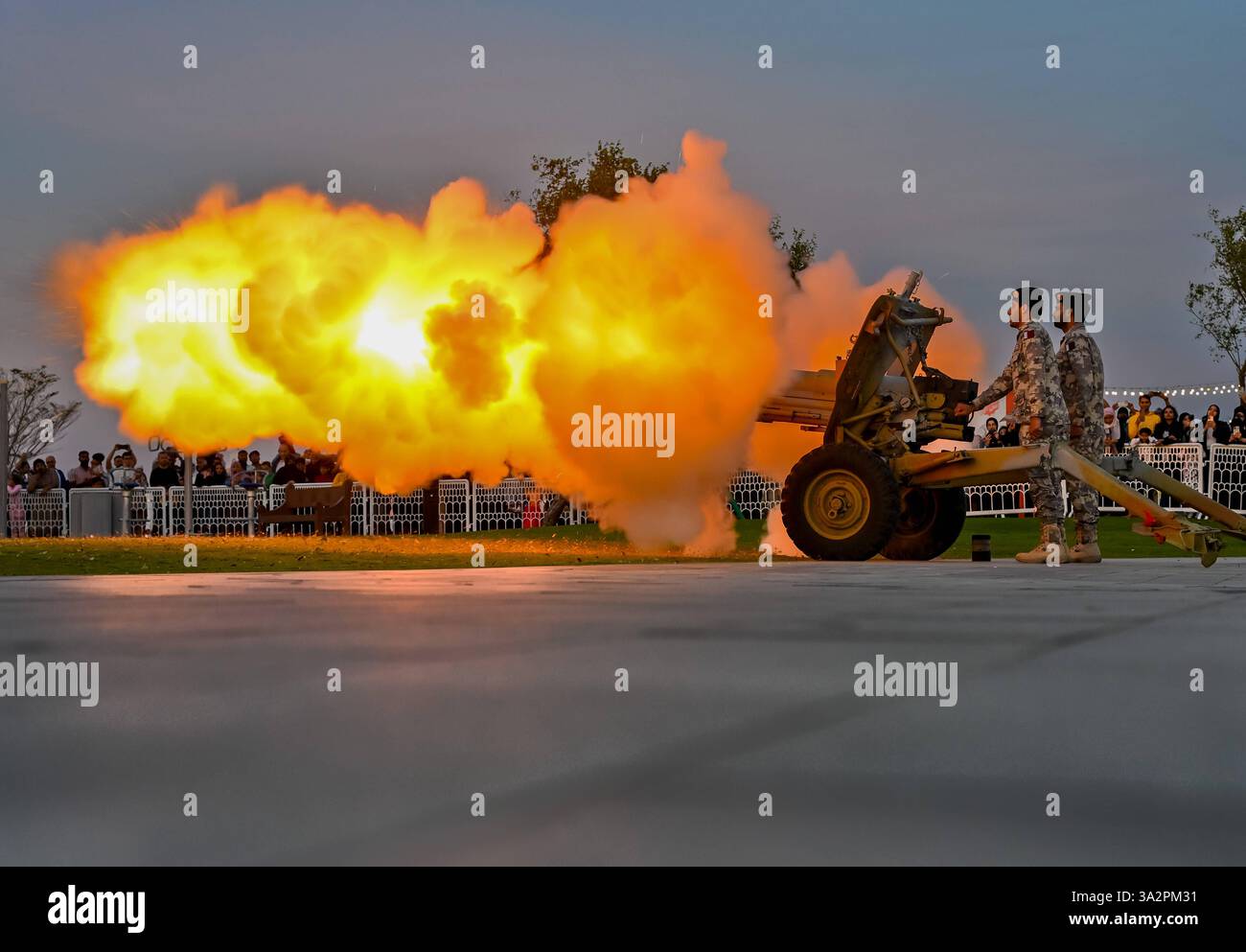 Ramadan Iftar Cannon 2025 à Doha, Qatar les forces armées qatariennes ...