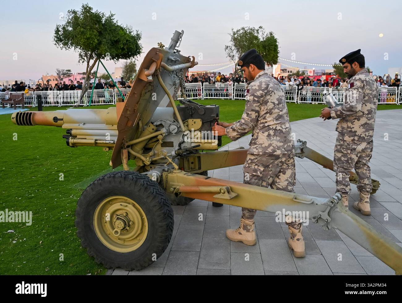 Ramadan Iftar Cannon 2025 à Doha, Qatar les forces armées qatariennes ...