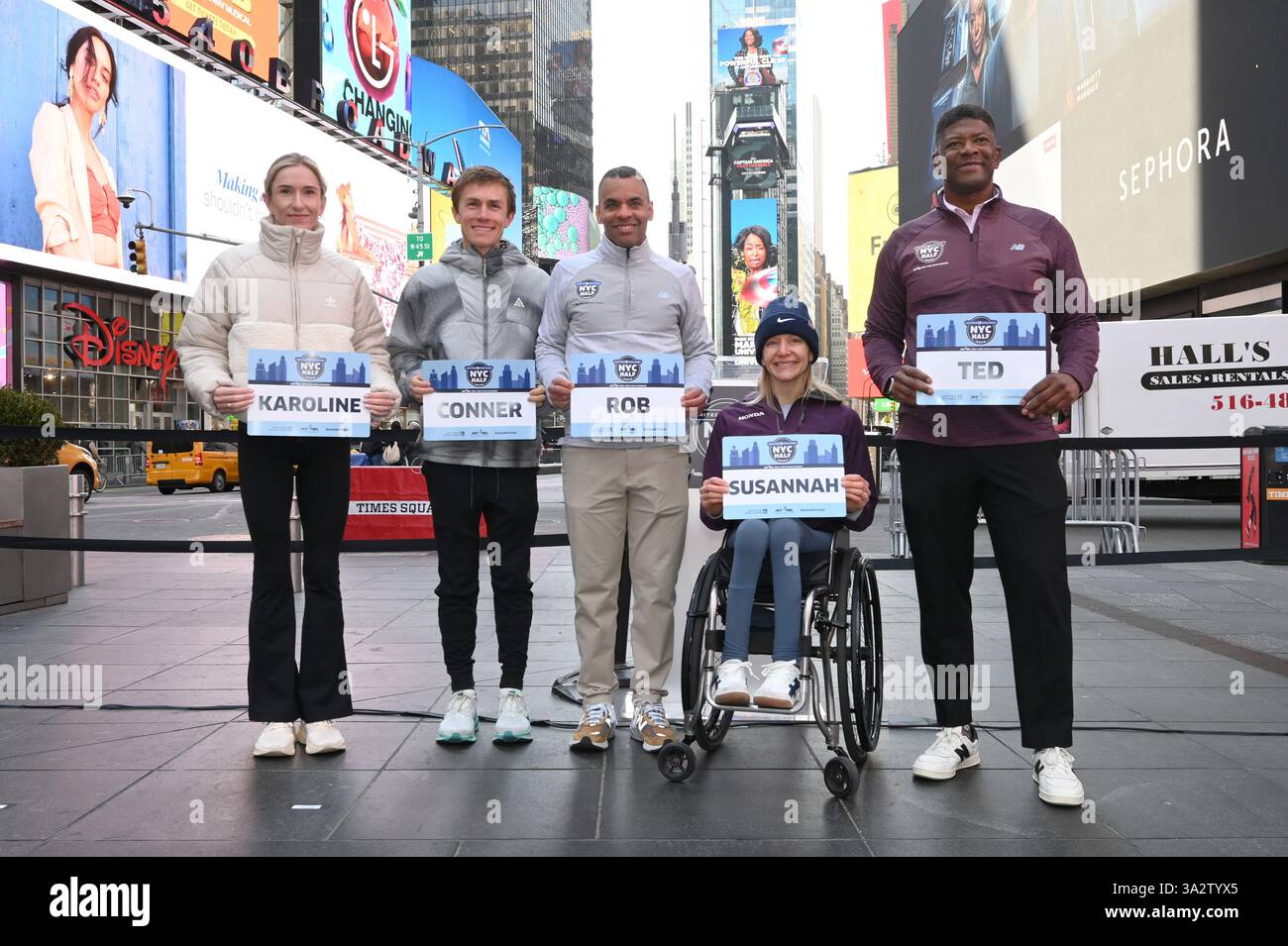(G-d) Karoline Bjerkeli Grøvdal, championne en titre de United Airlines ...