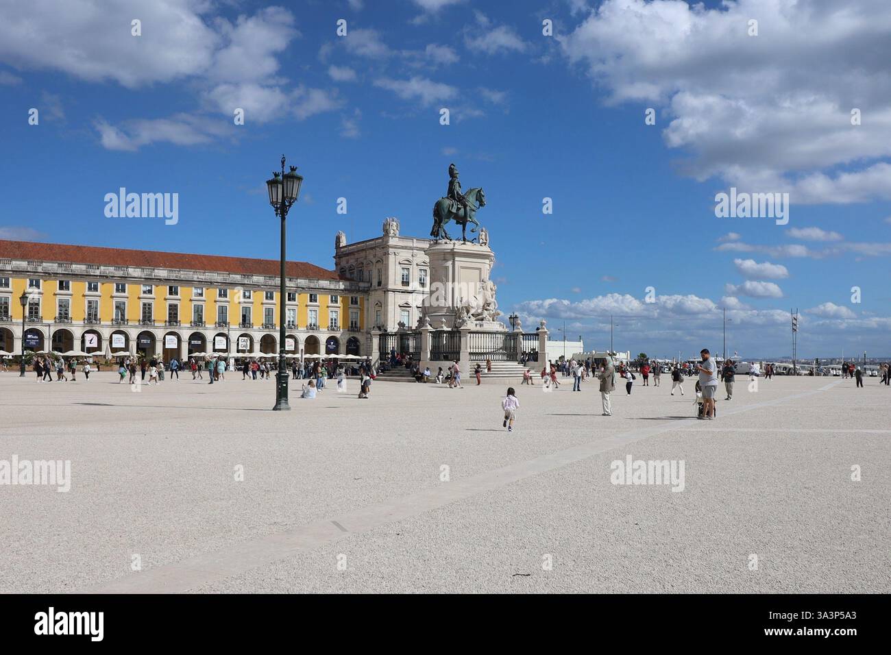Commerce square praca do comercio à lisbonne Banque de photographies et ...