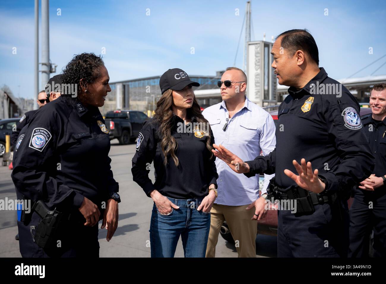 Kristi Noem, secrétaire du Département de la sécurité intérieure (DHS ...