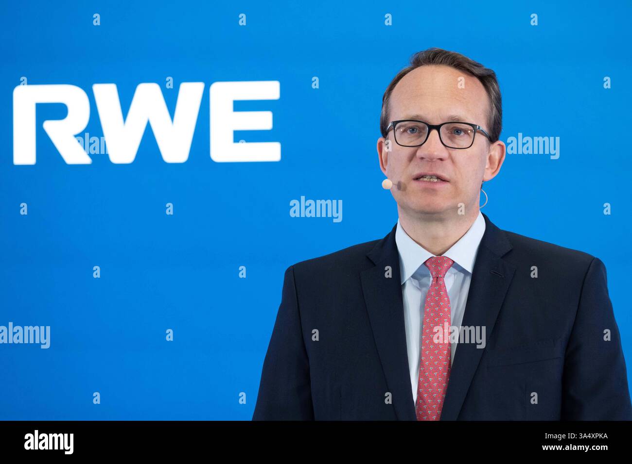 Dr Markus KREBBER, Vorstandsvorsitzender, CEO, Bilanzpressekonferenz ...