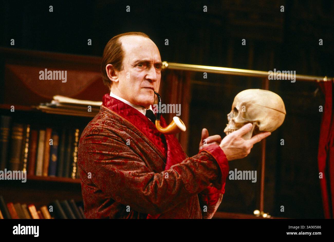 Détectiv e avec une tête de mort Banque de photographies et d’images à ...