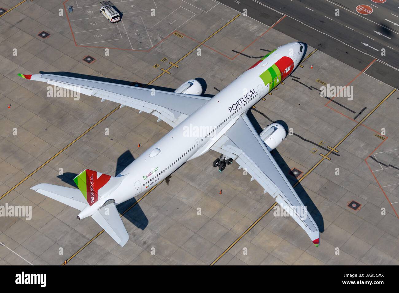 TAP Air Portugal Airbus A330 NEO avion stationné. Avion A330neo de TAP ...