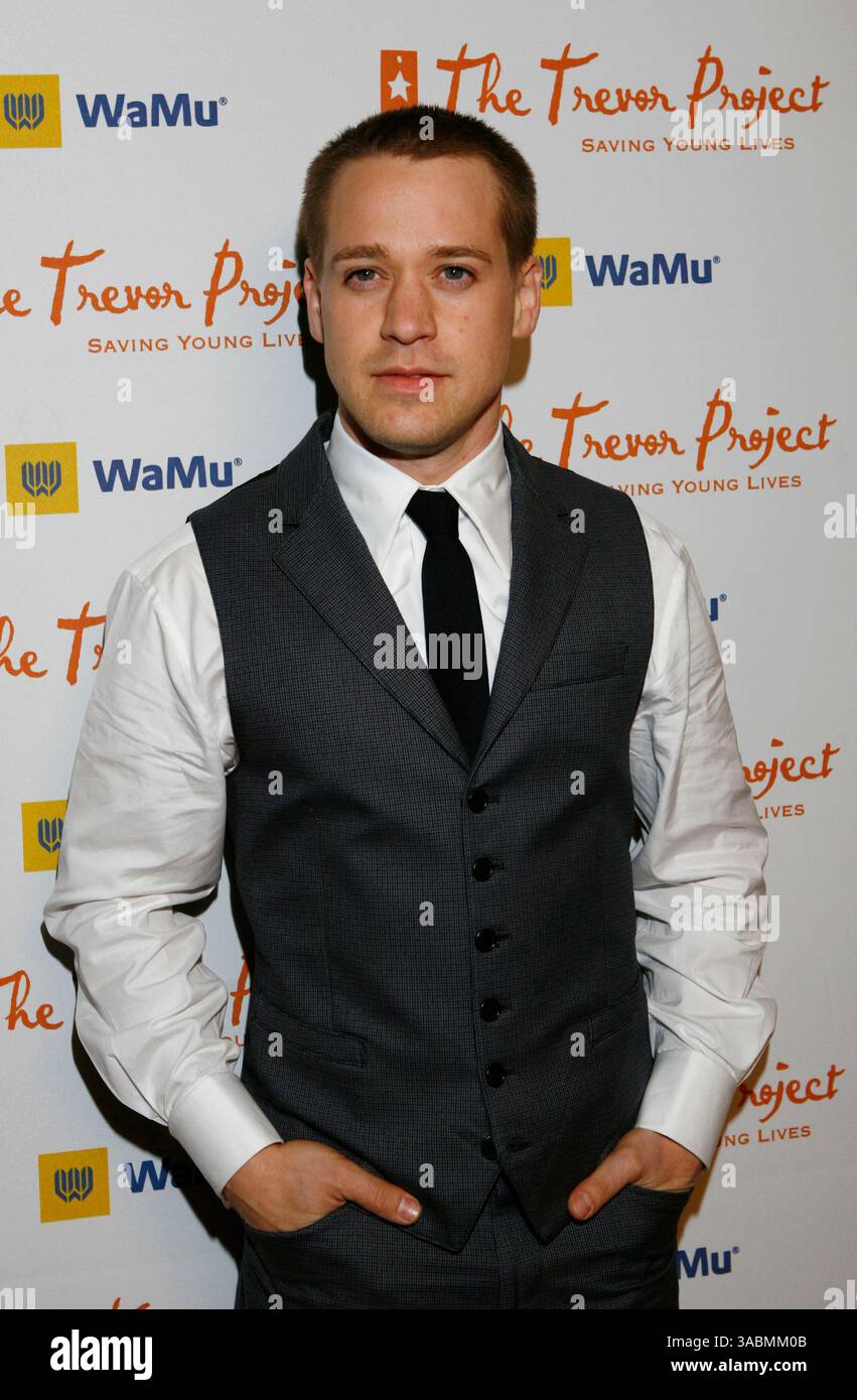 02 déc. 2007 - Los Angeles, Californie, États-Unis - T.R. KNIGHT à la 10e collecte de fonds ...