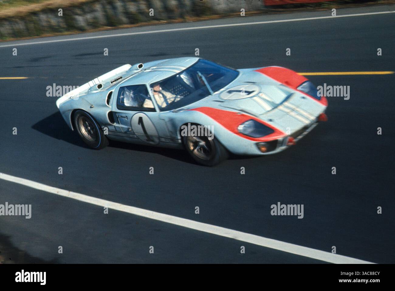 Le mans 1966 ford gt40 ken miles Banque de photographies et d’images à ...