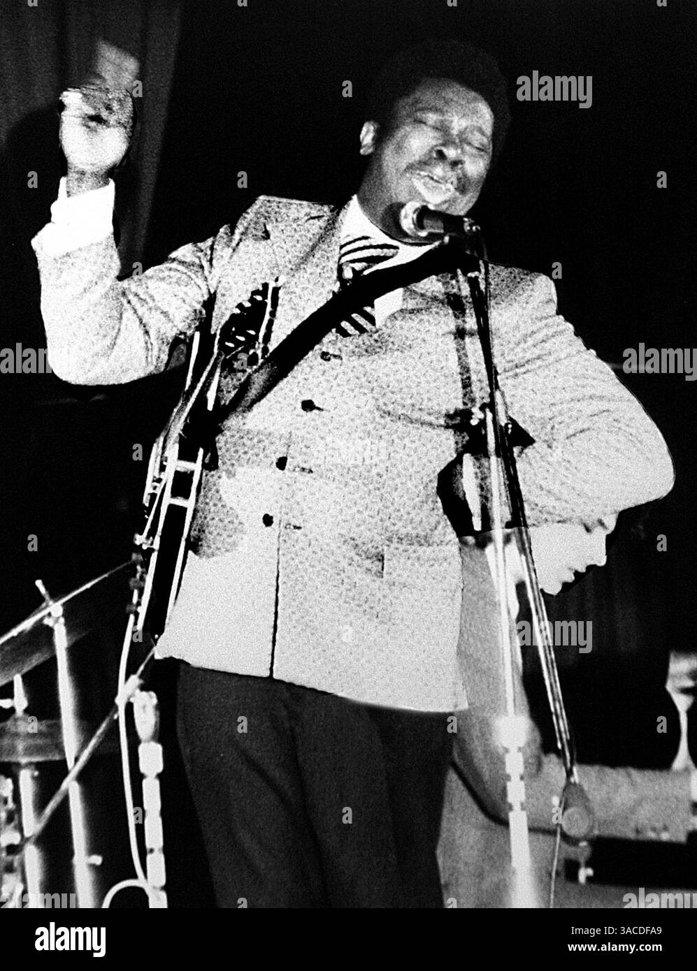 01 juin 1975 - Cincinnati, Ohio, États-Unis - L'artiste B.B. KING se ...
