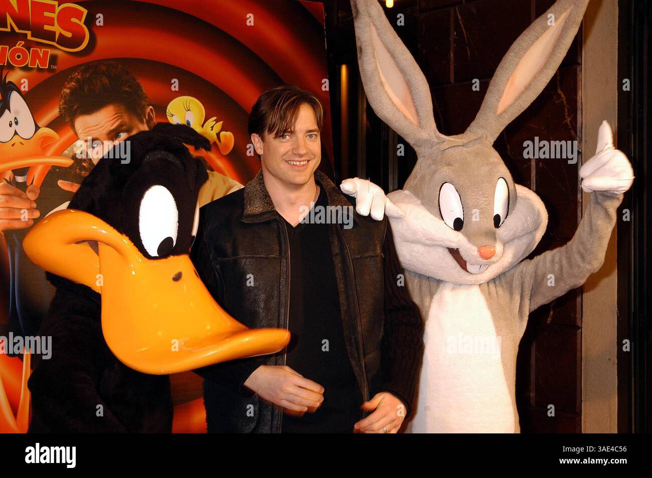 Back in action daffy duck bugs bunny Banque de photographies et d ...