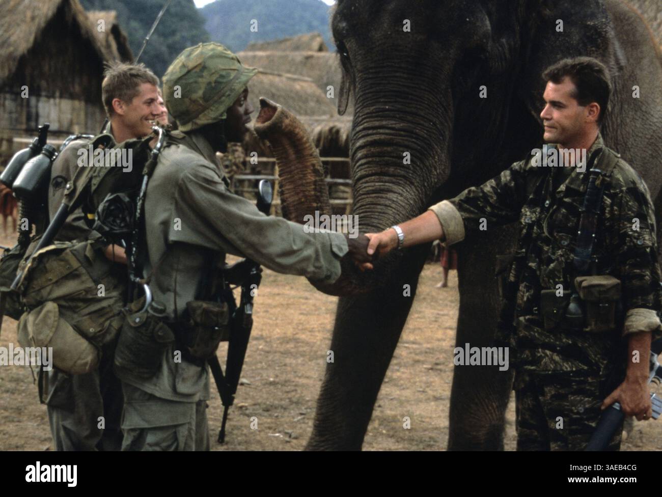 Operation dumbo drop 1995 ray liotta Banque de photographies et d ...