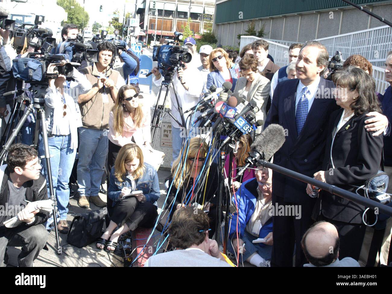05 mai 2003 ; Modesto, CA, États-Unis ; (PHOTO DU DOSSIER) la mère ...