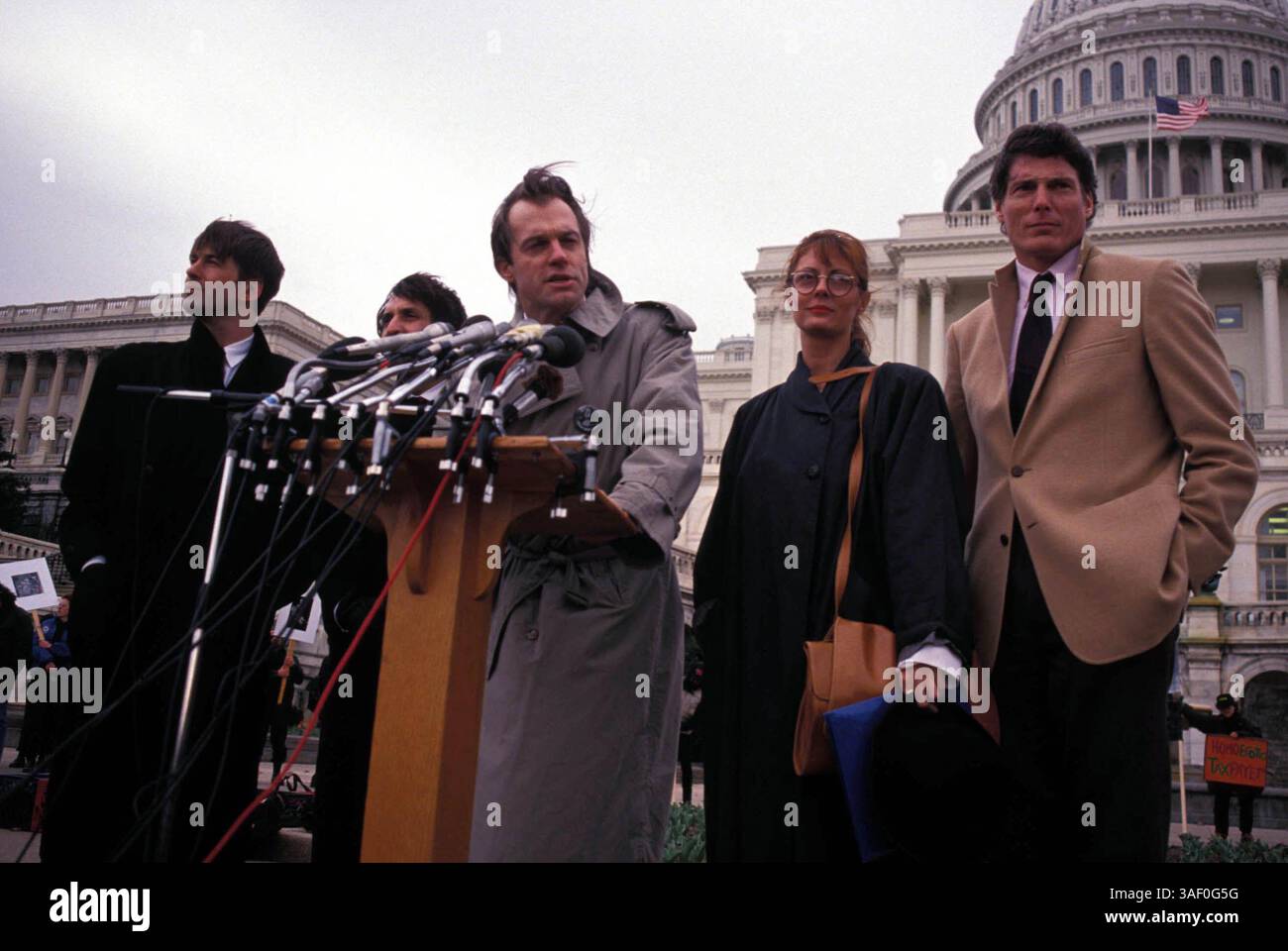 20 mars 1990 - I5823.Steve COLLINS, Olympia Dukakis, Alec Baldwin ...