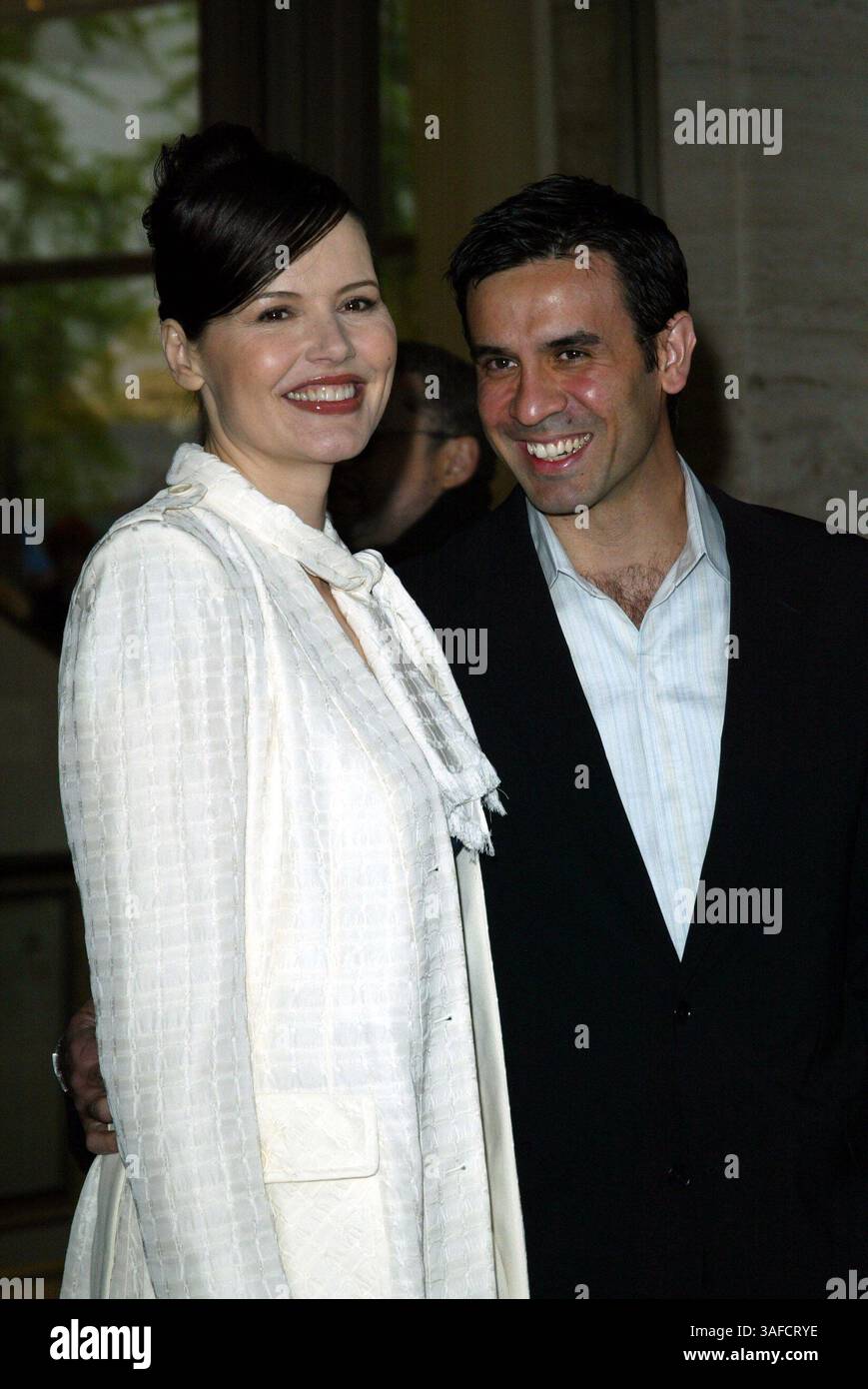 05 mai 2003 ; New York, NY, États-Unis ; L'actrice GEENA DAVIS et le Dr ...