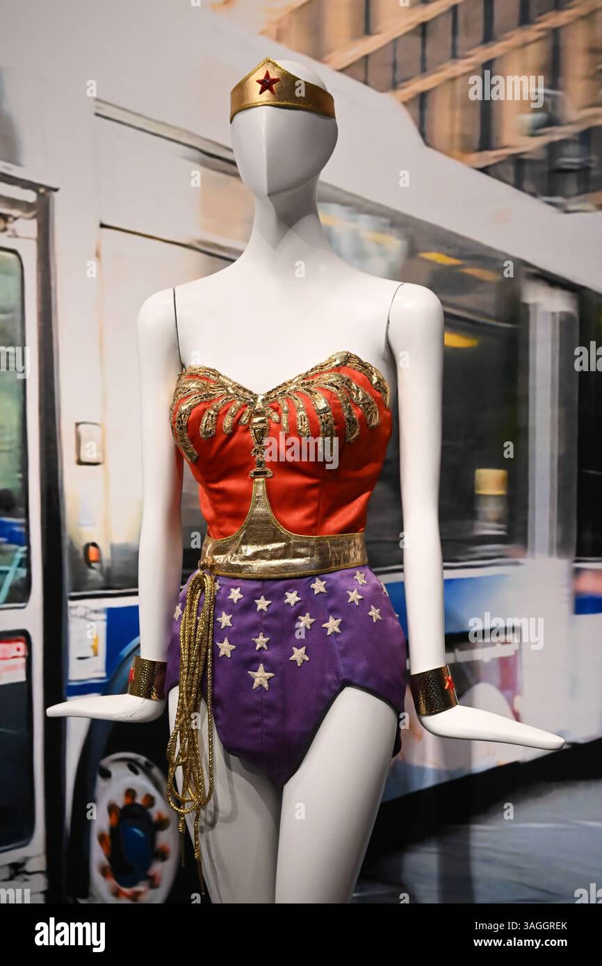 Original wonder woman Banque de photographies et d’images à haute ...