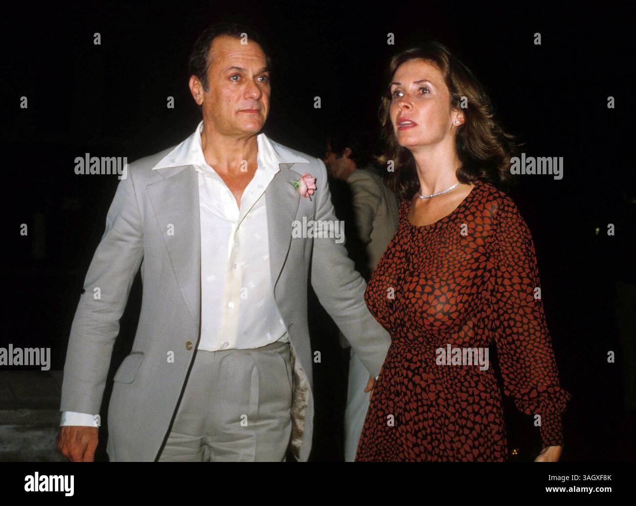 00 décembre 1978 - TONY CURTIS AVEC SA FEMME Leslie Allen 09-1978 ...