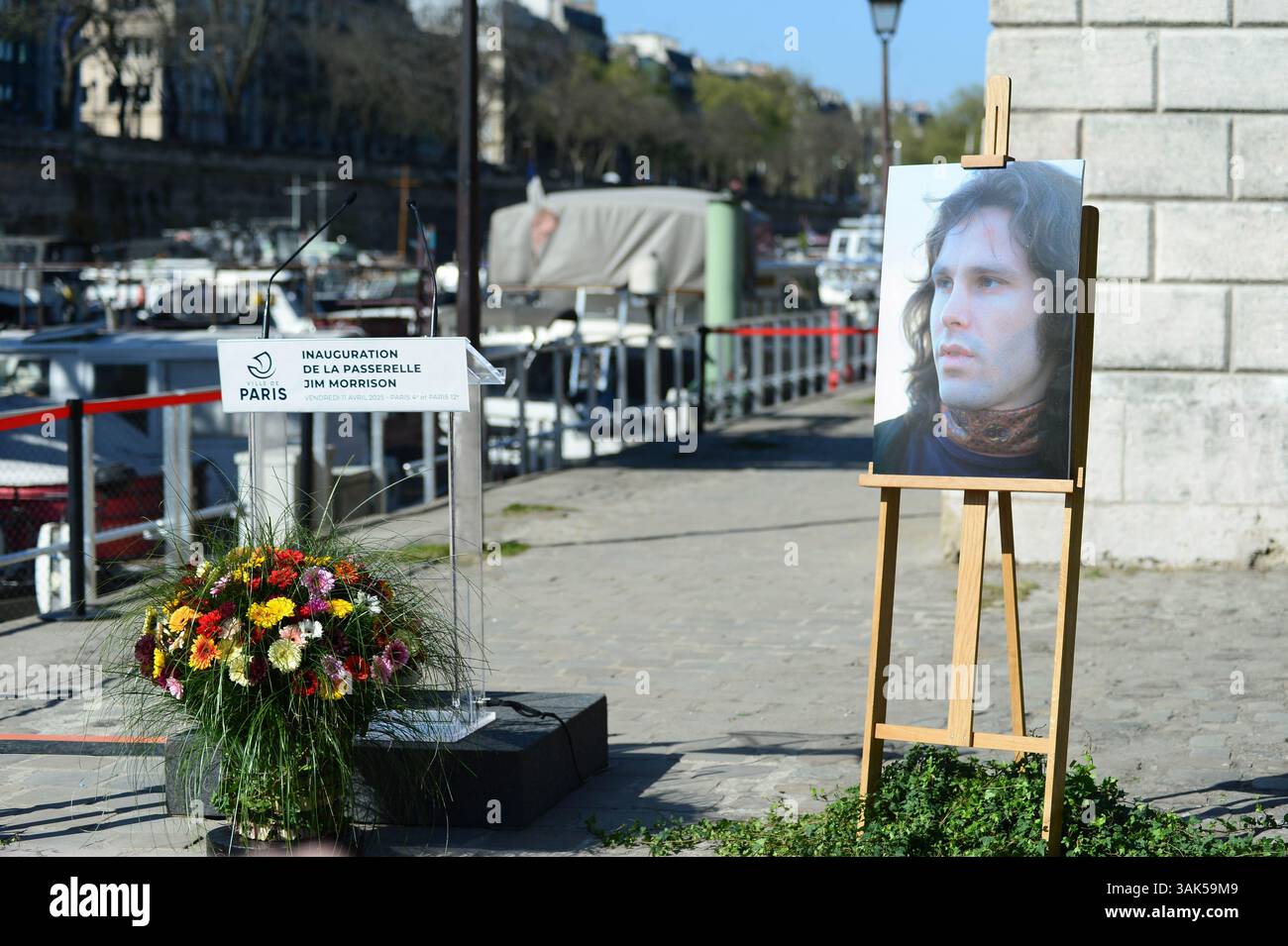 Paris, France. 11 avril 2025. Inauguration de la passerelle Jim ...