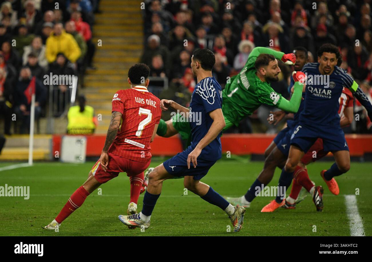 Gianluigi Donnarumma, Luis D’az, Achraf Hakimi en action lors du match de la Ligue des Champions ...