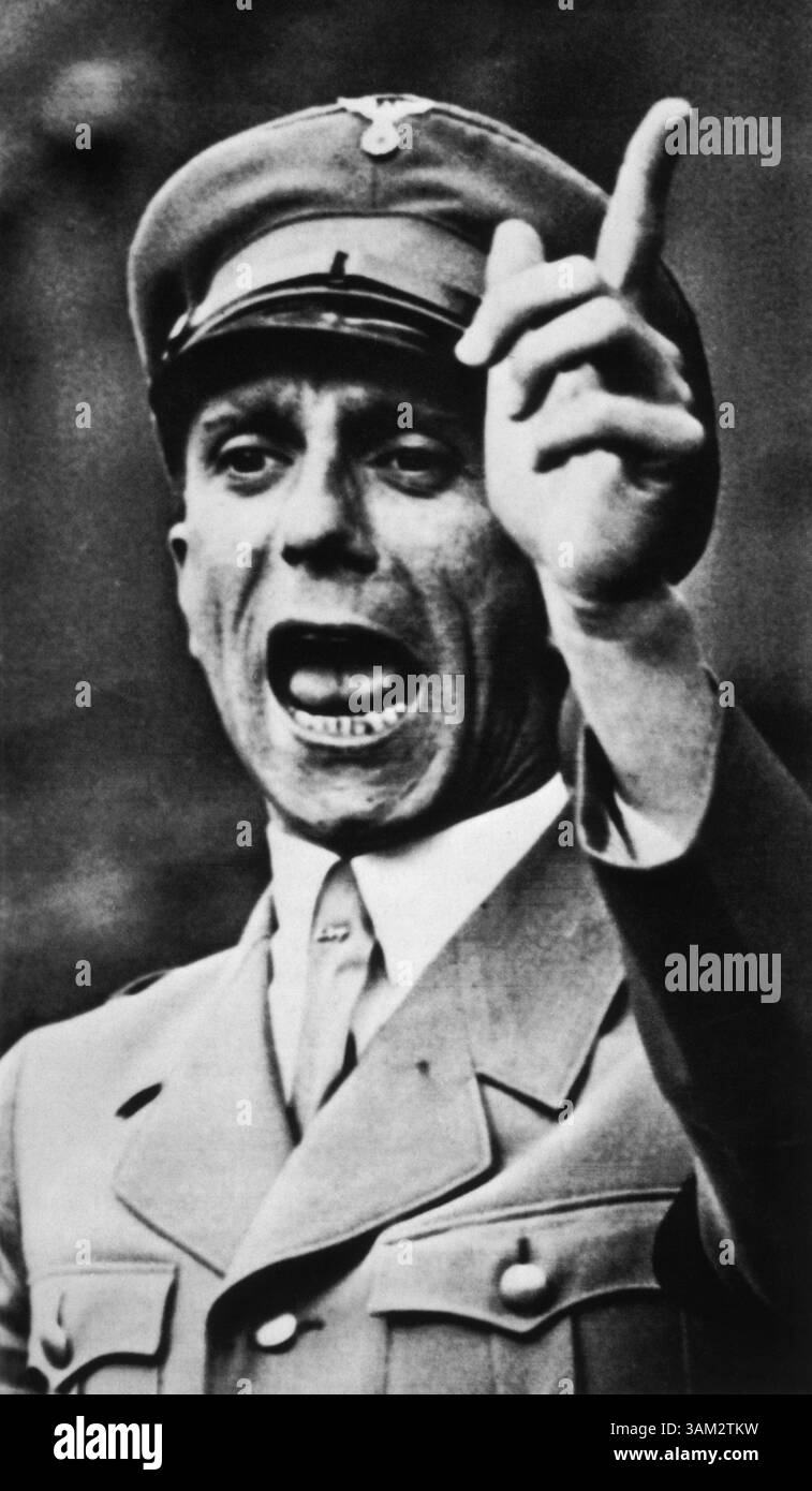 Paul joseph goebbels 1897 1945 Banque d'images noir et blanc - Alamy