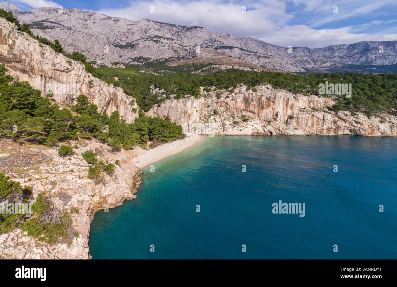 Vue aérienne de la célèbre plage de Nugal près de la ville de Makarska ...
