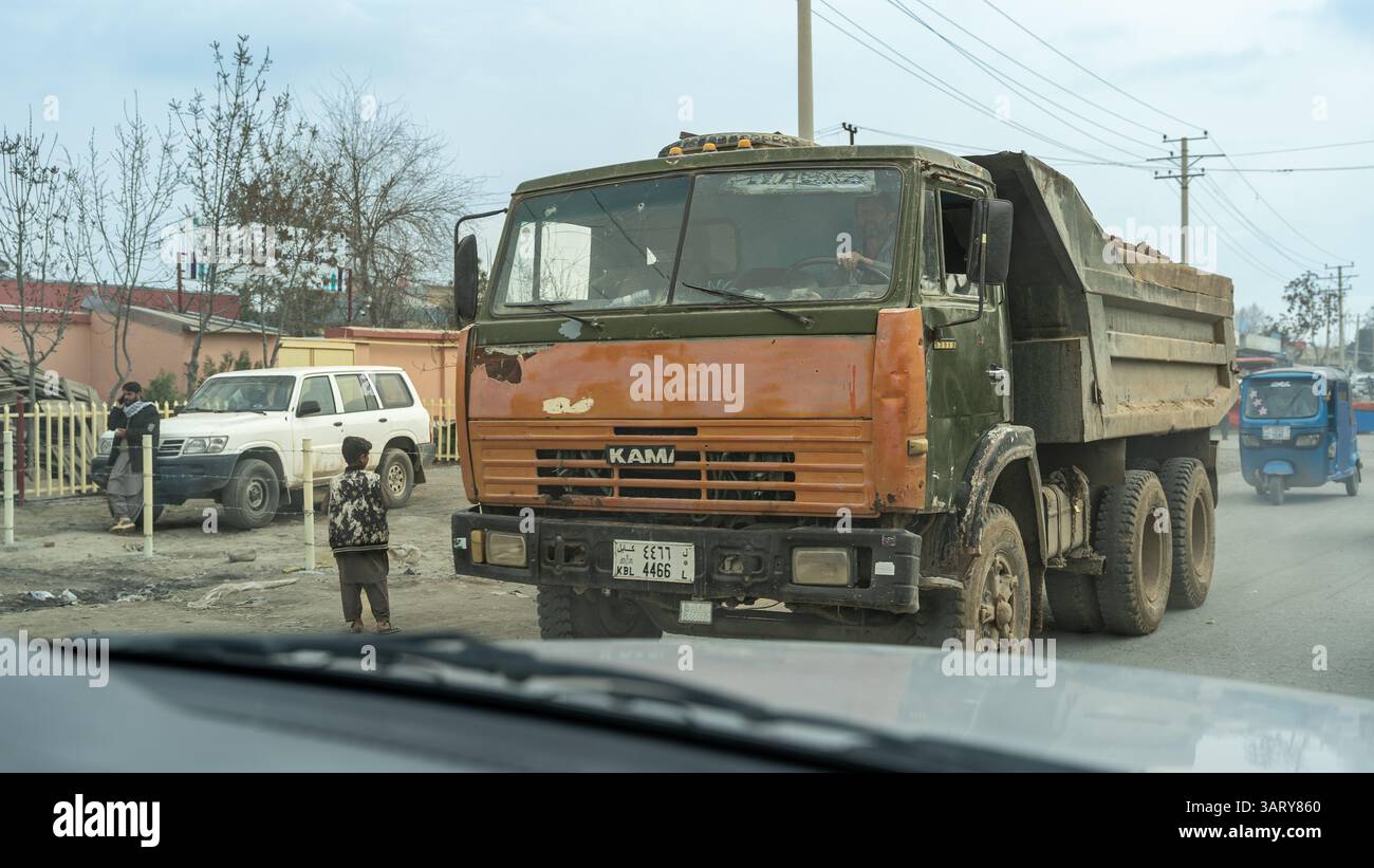 Old model kamaz truck Banque de photographies et d’images à haute ...