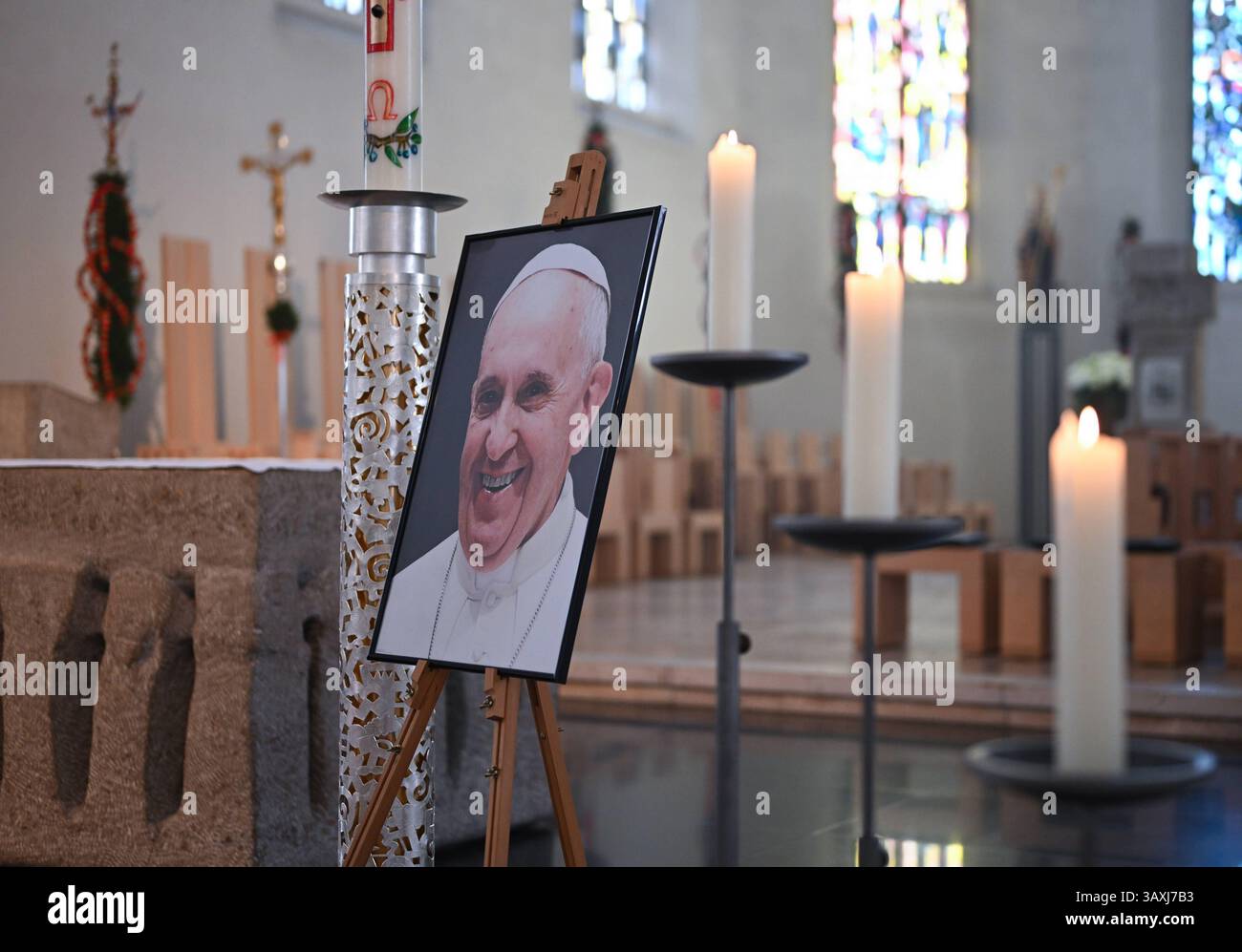 Rottenburg 21.04.2025 Ein Bild Papst Franziskus I. Steht im ...
