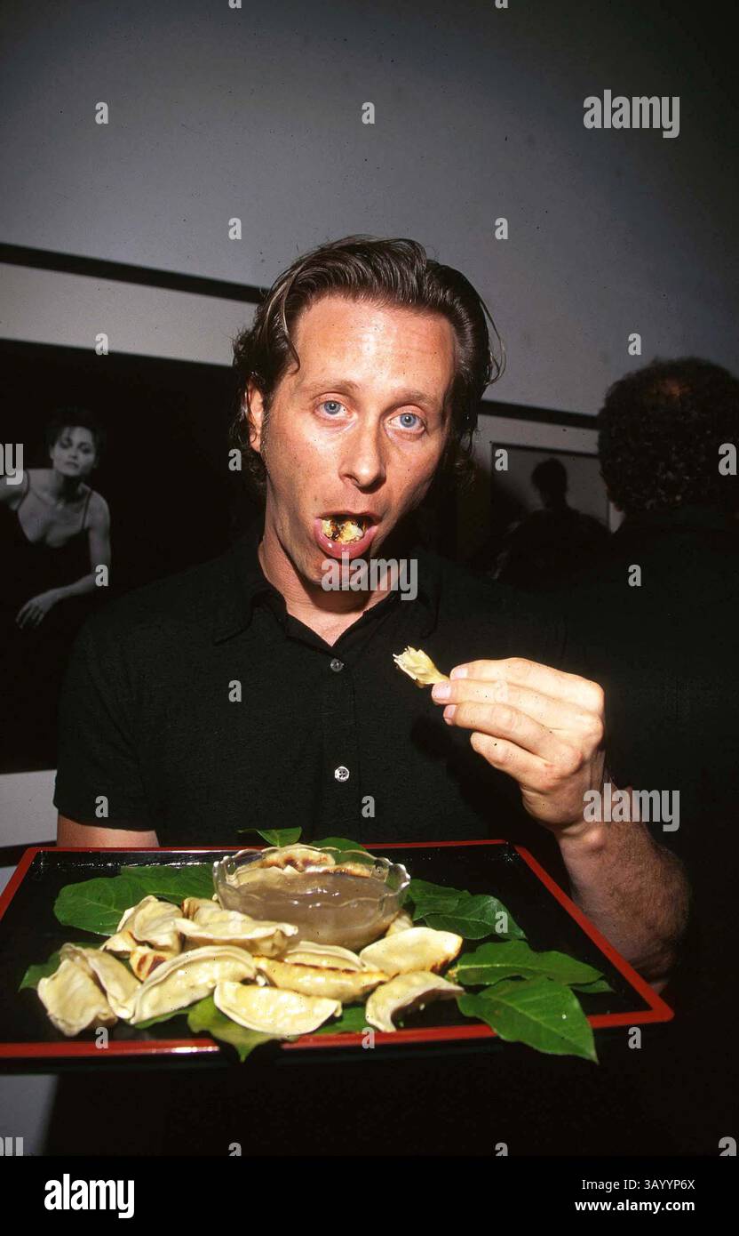 02 janvier 2003 - CA, États-Unis - STEVEN WEBBER (FÊTE DE LANCEMENT ...