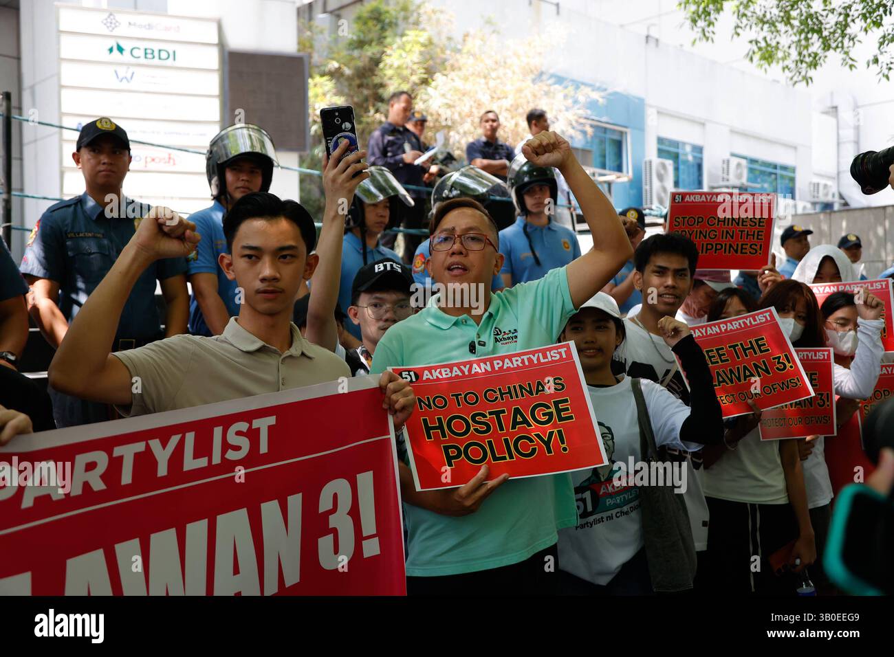 Manifestation au bureau consulaire chinois à Manille, Philippines des ...