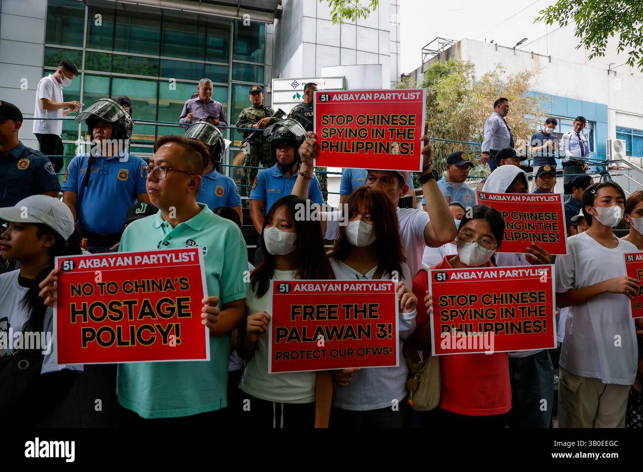 Manifestation au bureau consulaire chinois à Manille, Philippines des ...