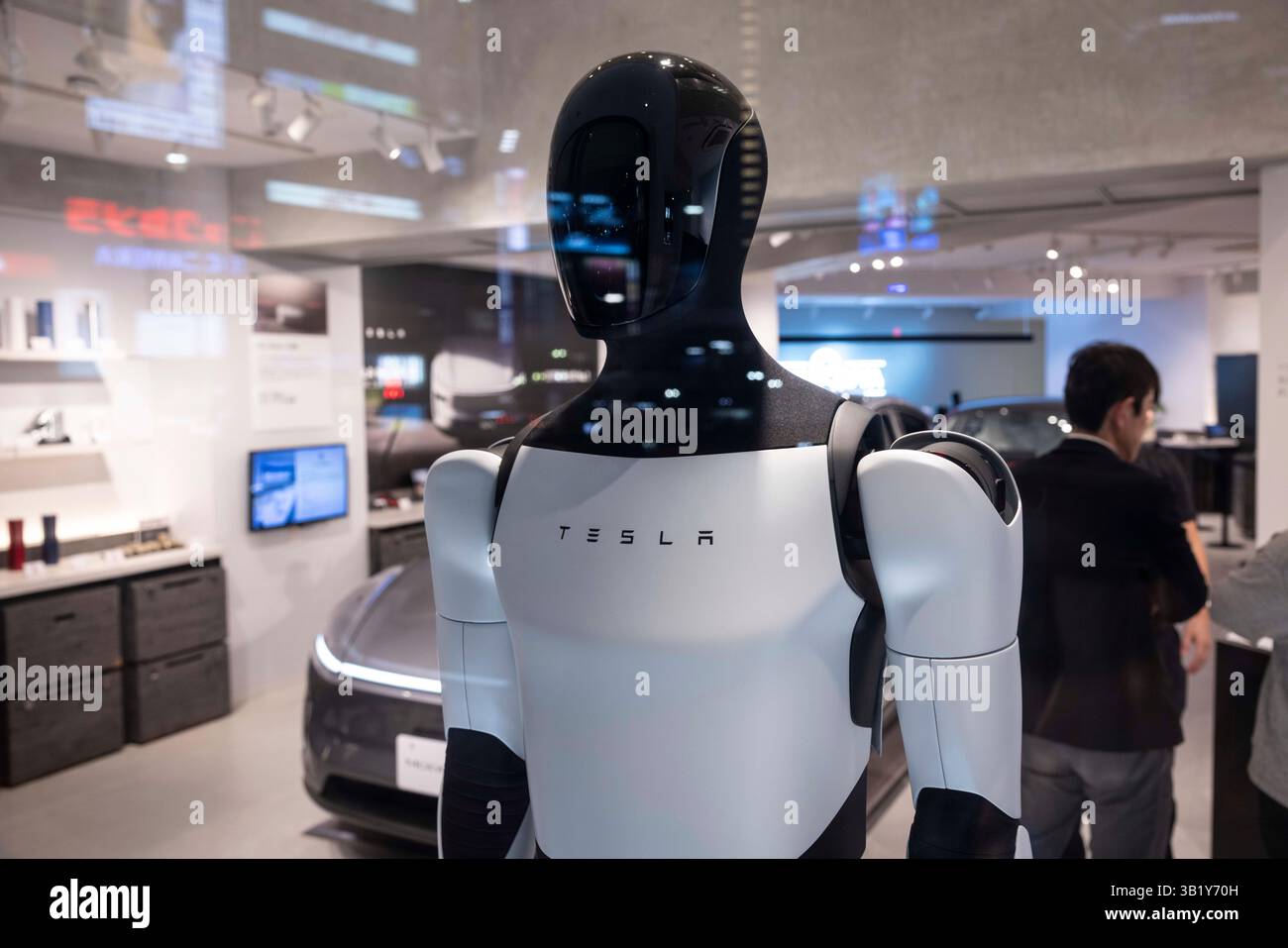 Japon. 25 avril 2025. Robot humanoïde Tesla Optimus exposé à l ...