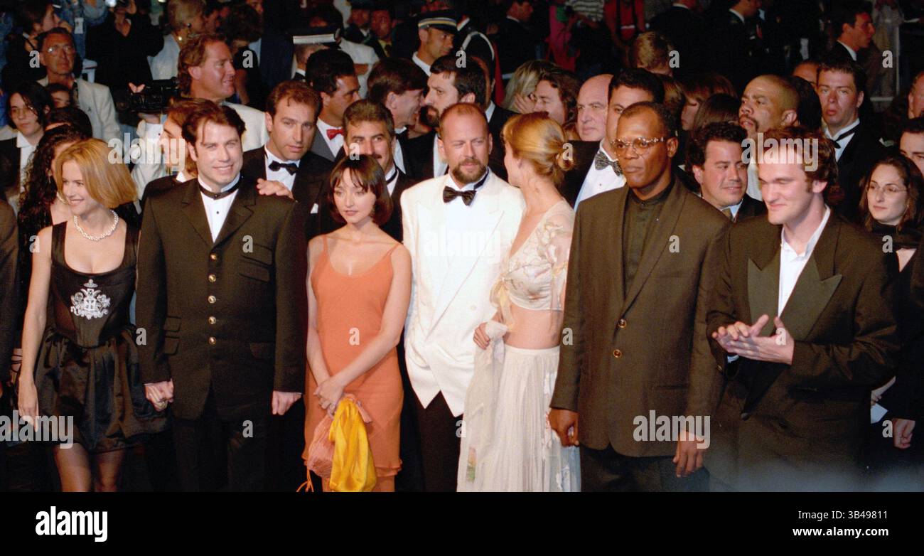 20 mai 1994 ; Cannes, France ; acteurs QUENTIN TARANTINO, UMA THURMAN ...