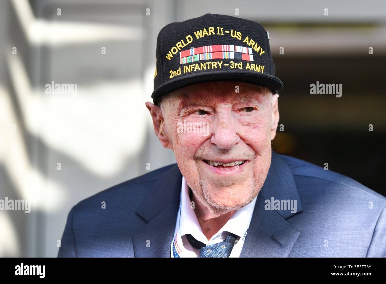 Harry Humason, un vétéran américain de 99 ans de la seconde Guerre ...