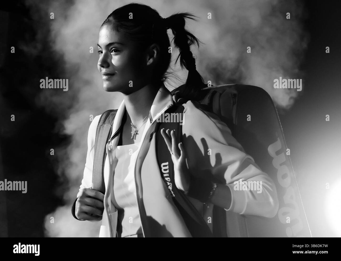 Emma raducanu emma raducanu action Banque d'images noir et blanc - Alamy