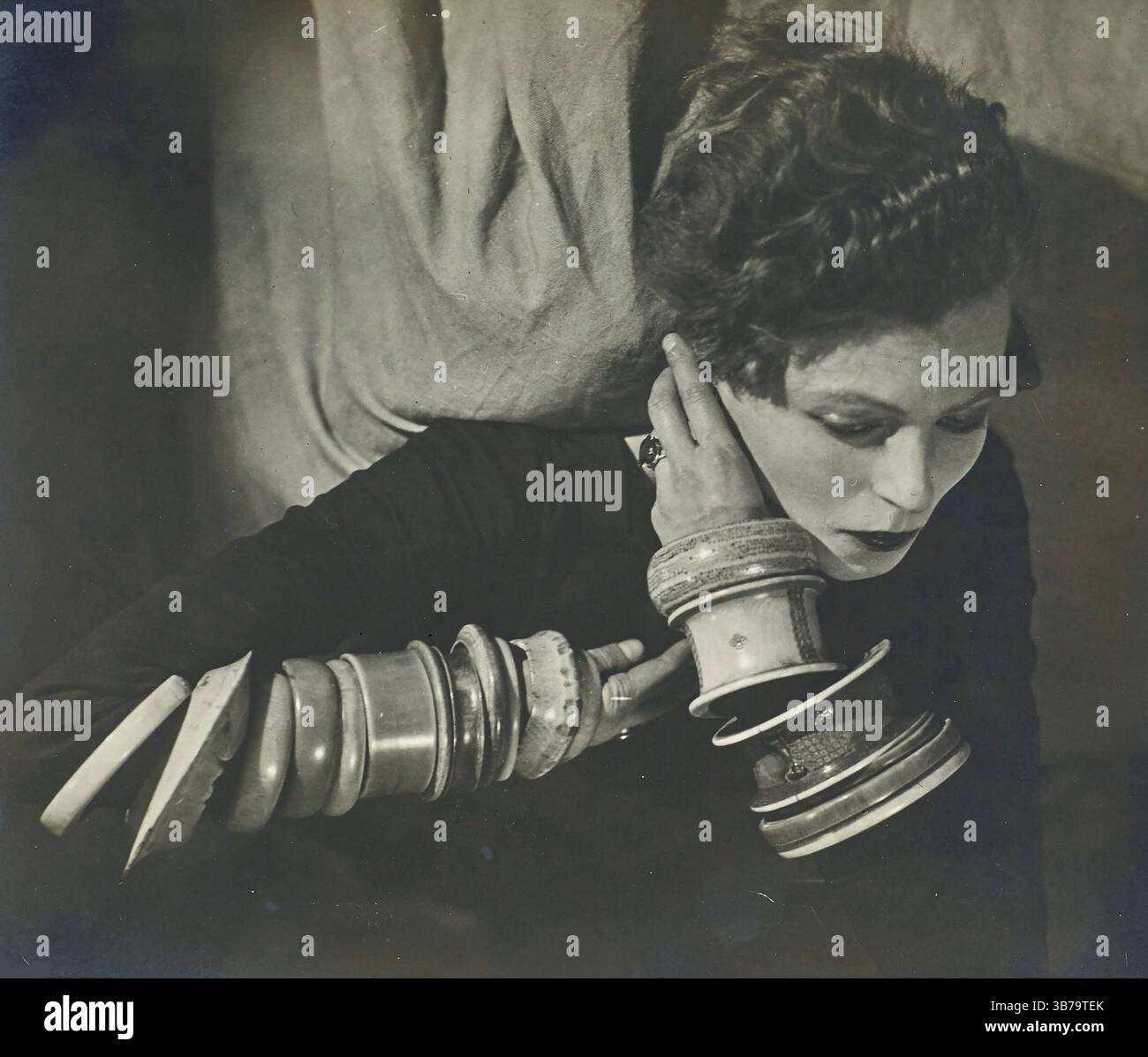 Portrait de nancy cunard Banque de photographies et d’images à haute ...