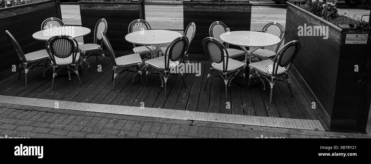 Trottoir extérieur tables à manger rue café Banque de photographies et ...