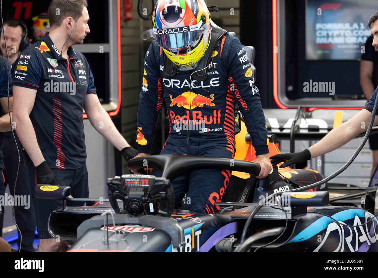 5 mai 2023, Miami, Floride, États-Unis : SERGIO PEREZ (MEX) de Red Bull ...