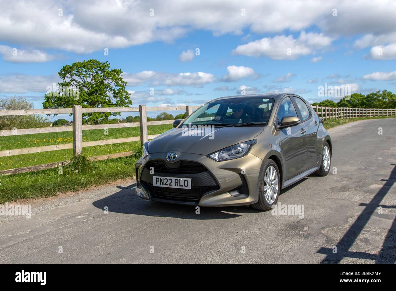 2022 Bronze Toyota Yaris Icon HEV CVT VVT-H 116 E-CVT Auto Start car ...