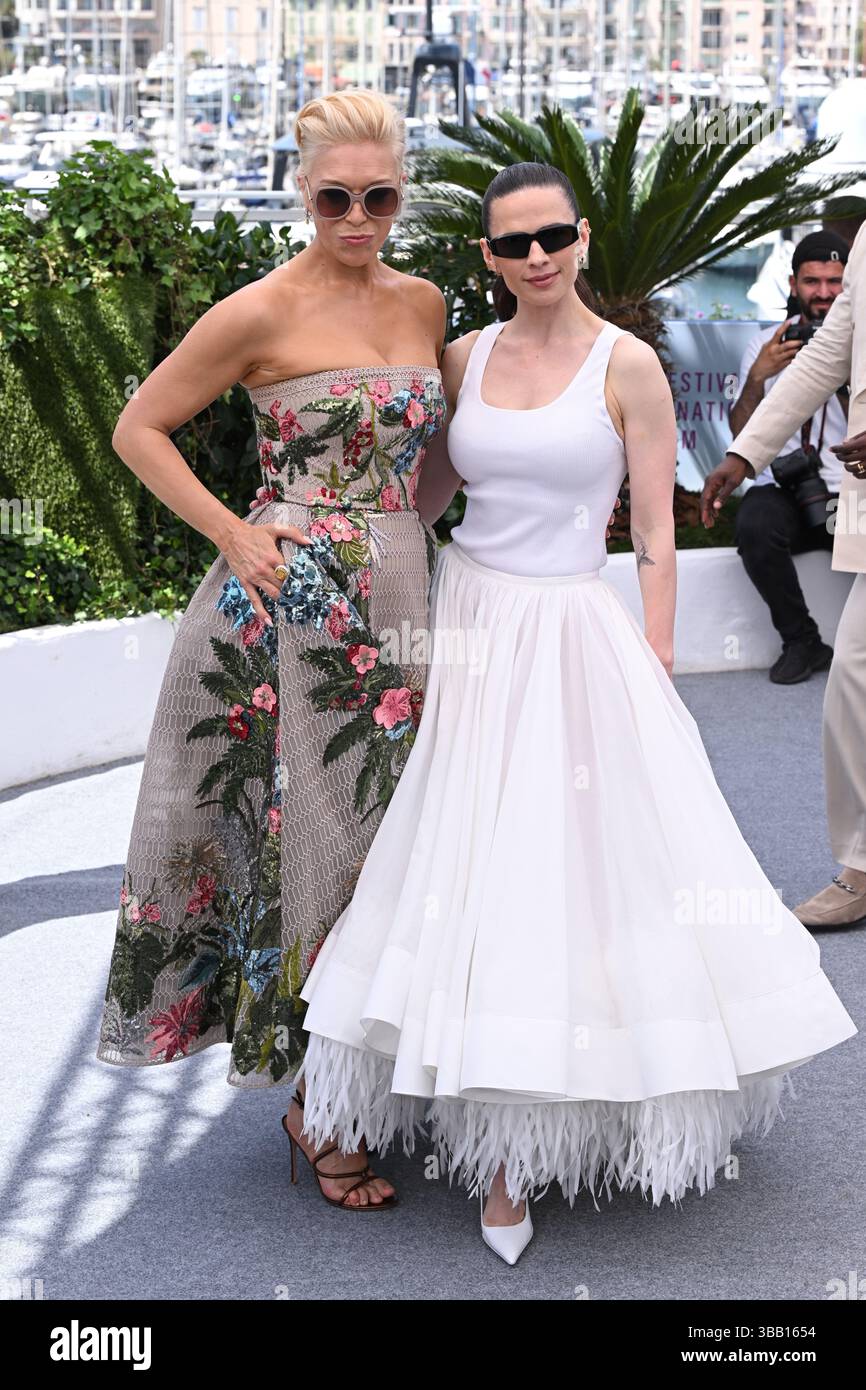 Hannah Waddingham (à gauche) et Hayley Atwell assistent à un photocall ...