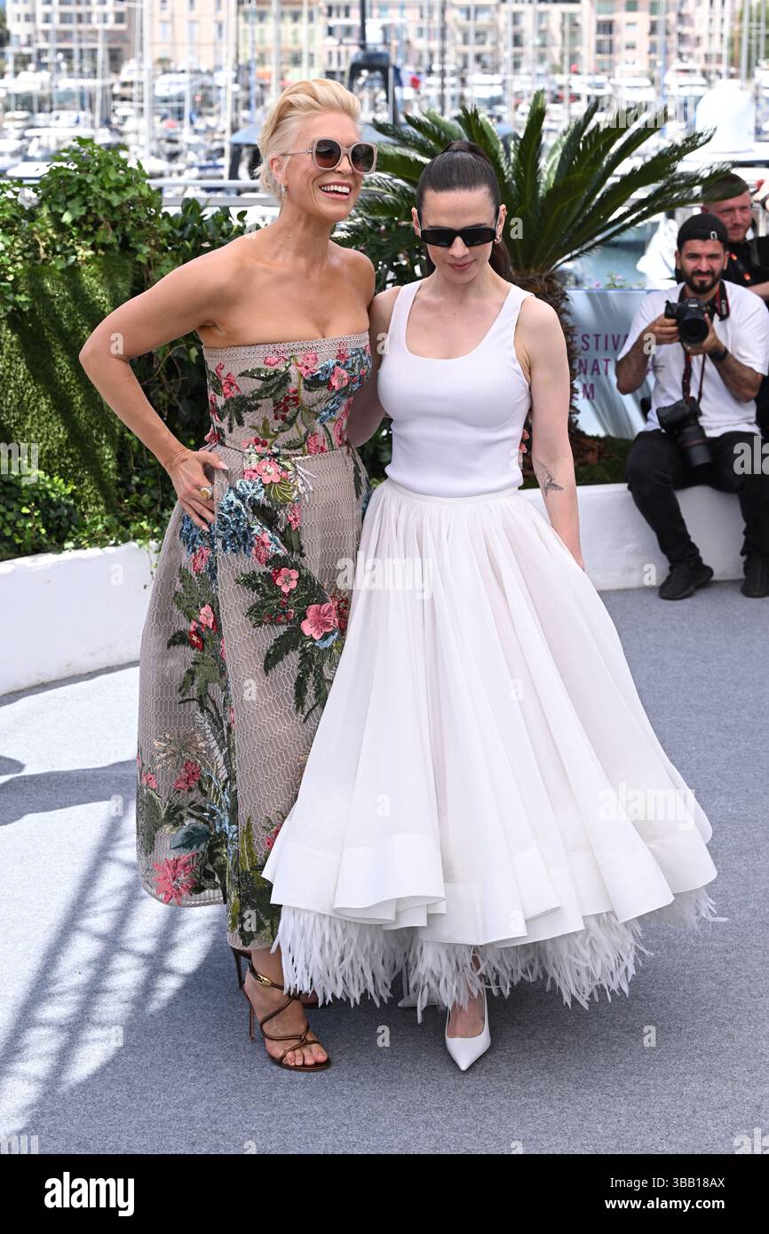 Hannah Waddingham (à gauche) et Hayley Atwell assistent à un photocall ...