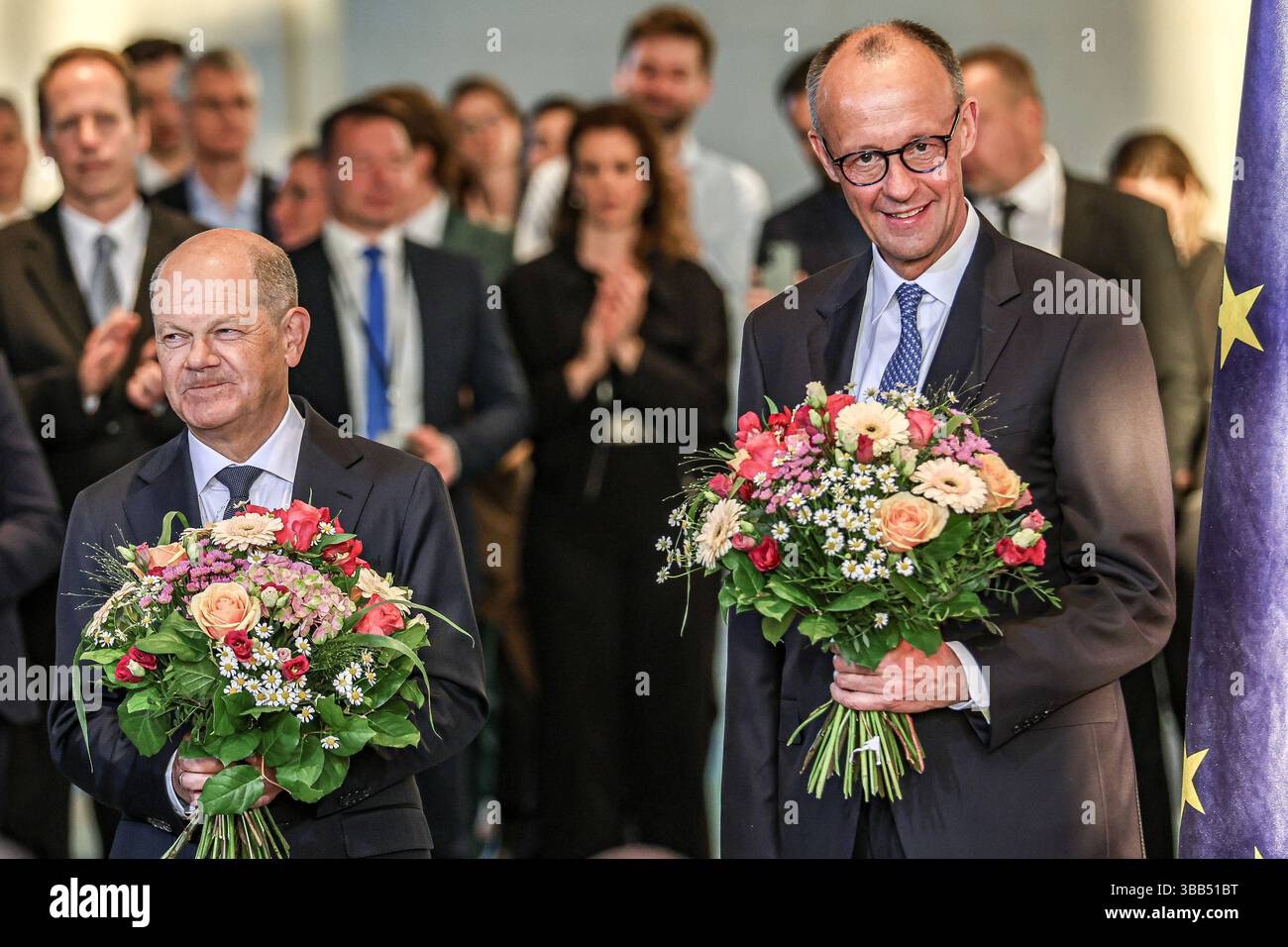 Antsübergabe von Bundeskanzler Olaf Scholz an den neuen Bundeskanzler ...
