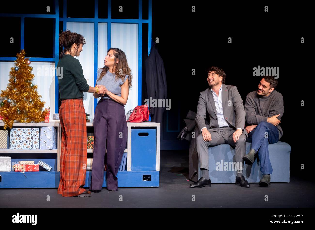 Actresses María León (2I), and Pepa García (L), and actors Alejandro ...