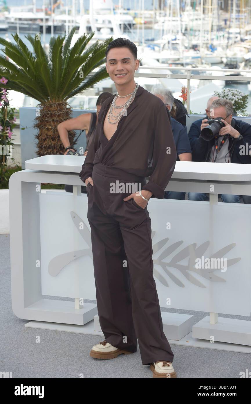 CANNES, FRANCE - 16 MAI : (de l) L'acteur Francisco Diaz, l'acteur ...